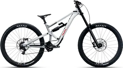 Compare: 2025 Ari 801 26" vs 801 Pro 27.5" – 99 Spokes