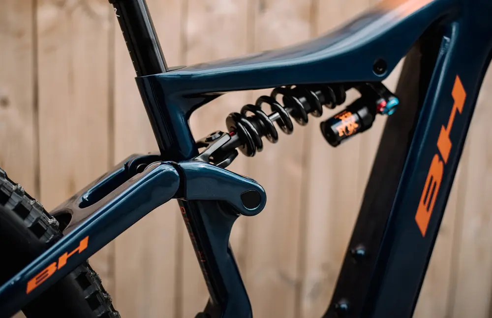 2023 BH ATOMX LYNX PRO 8.2 – Specs, Comparisons, Reviews – 99 Spokes