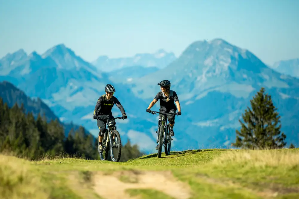 2022 Bold Unplugged Volume 1 SRAM GX Eagle AXS – Specs, Comparisons ...