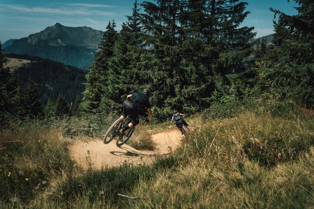 2022 Bold Unplugged Volume 2 SRAM GX Eagle – Specs, Comparisons ...