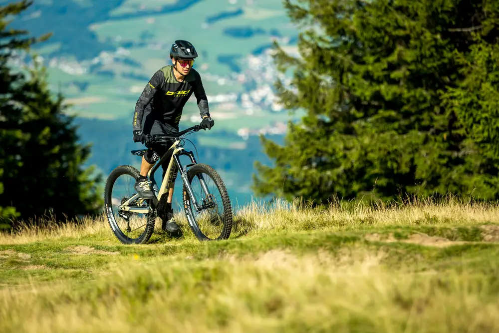 2022 Bold Unplugged Volume 2 SRAM X01 Eagle silver – Specs, Comparisons ...