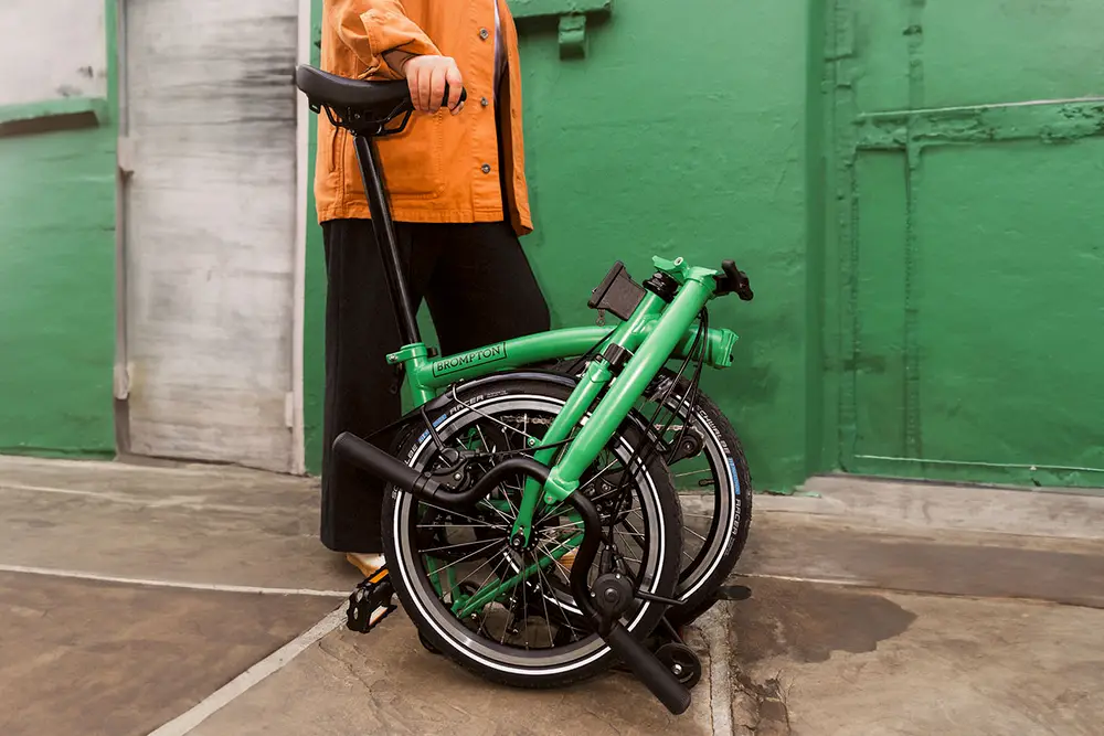 2025 Brompton C Line with Roller Rack - 4-speed – Specs, Comparisons ...