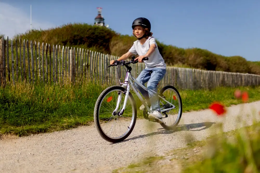 2024 B’TWIN Kids' 9-12 Years 24" Hybrid Bike Riverside 100 – Specs ...