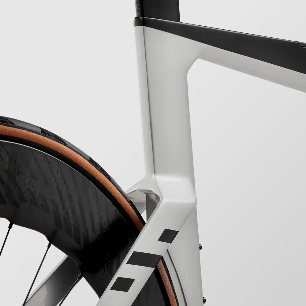 2023 Canyon Speedmax CFR Disc eTap – Specs, Comparisons, Reviews – 99 ...