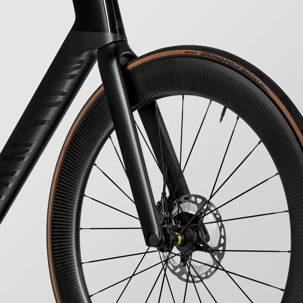 2024 Canyon Aeroad CF SLX 8 Di2 Cosmic – Specs, Comparisons, Reviews ...