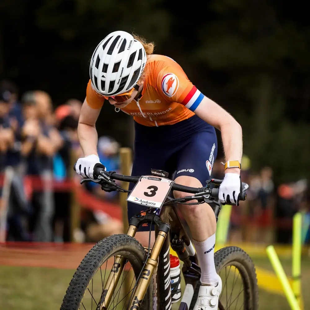 2025 Canyon Lux World Cup CF 9 – Specs, Comparisons, Reviews – 99 Spokes