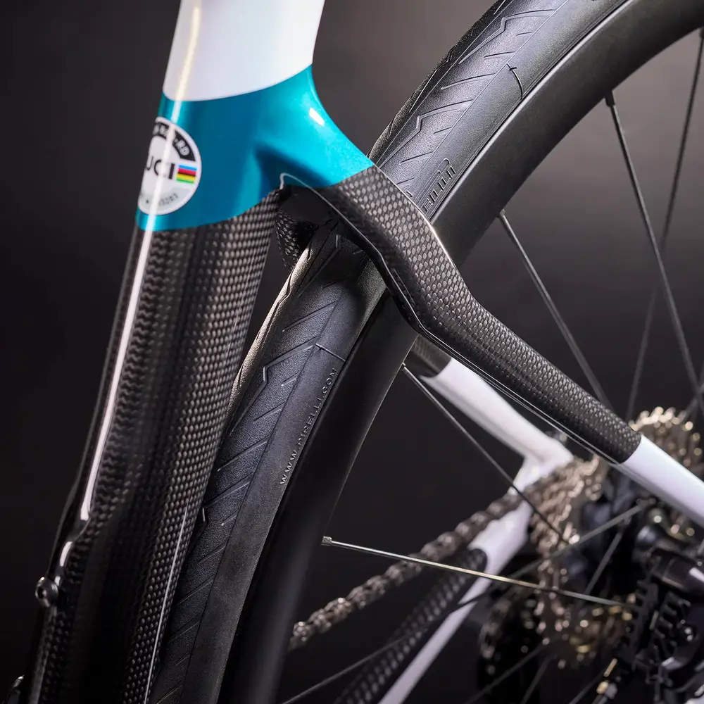 2023 Cipollini BOND EVO - Sram Rival E-Tap AXS- Fulcrum Racing 400 ...