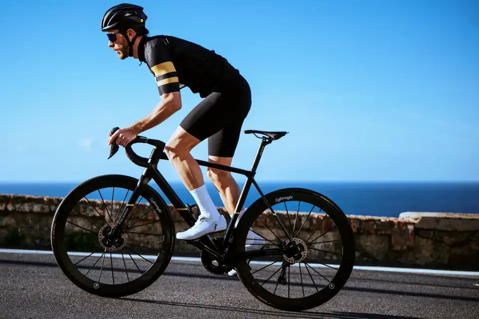 2025 Colnago C68 Road Ti Shimano Dura Ace Di2 – Specs, Comparisons ...