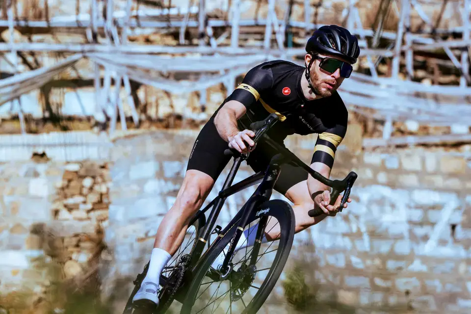 2025 Colnago C68 Road Ti Shimano Dura Ace Di2 – Specs, Comparisons ...