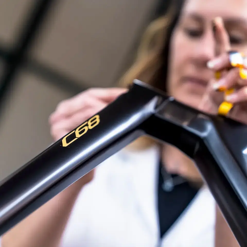 2025 Colnago C68 Road Ti Shimano Dura Ace Di2 – Specs, Comparisons ...