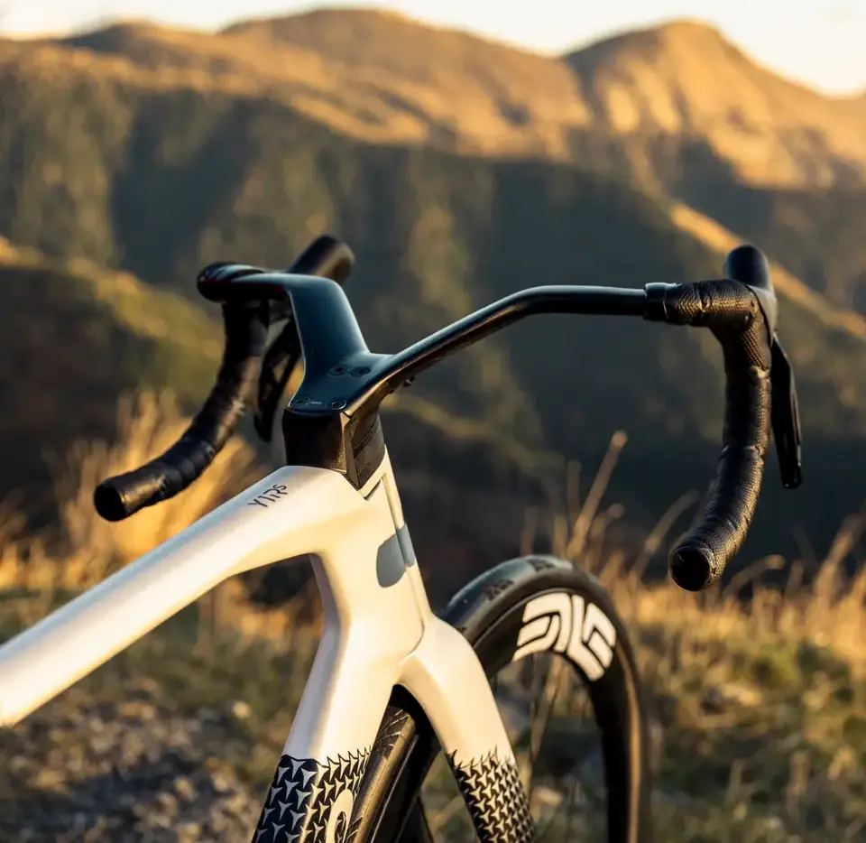 2025 Colnago Y1Rs Sram Red eTap AXS – Specs, Comparisons, Reviews – 99 ...