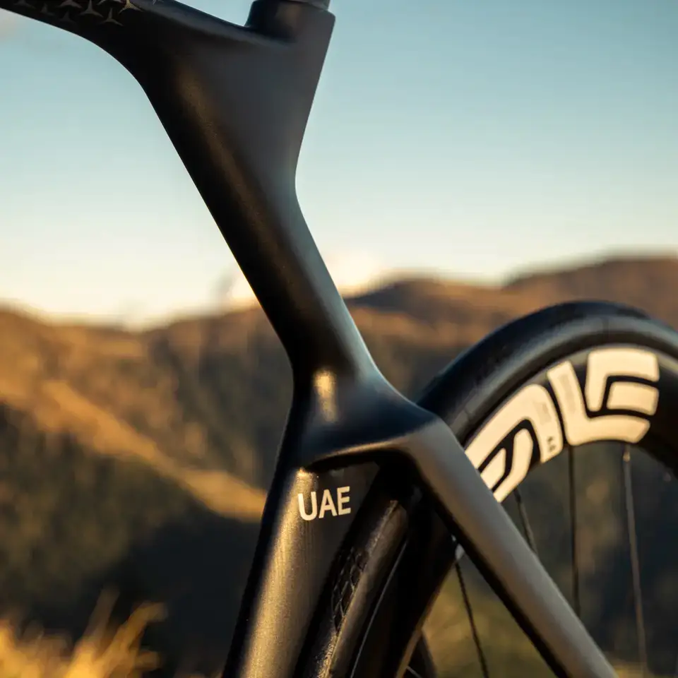 2025 Colnago Y1Rs Sram Red eTap AXS – Specs, Comparisons, Reviews – 99 ...