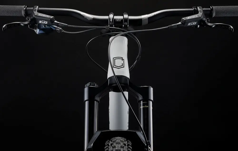 2022 Commençal META SX V4 RACE – Specs, Comparisons, Reviews – 99 Spokes