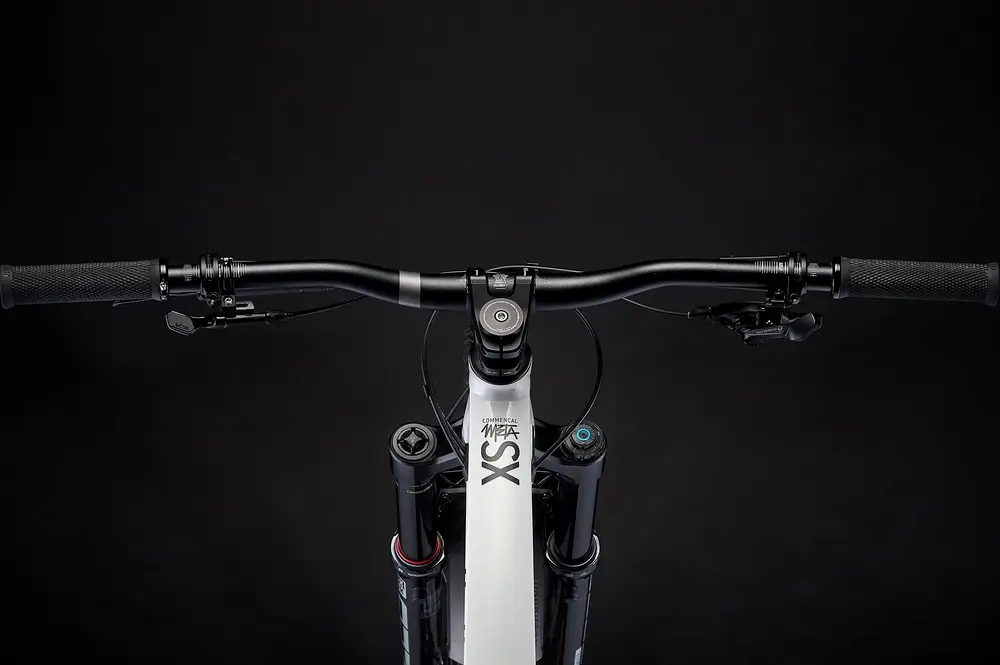 2022 Commençal META SX V4 RACE – Specs, Comparisons, Reviews – 99 Spokes