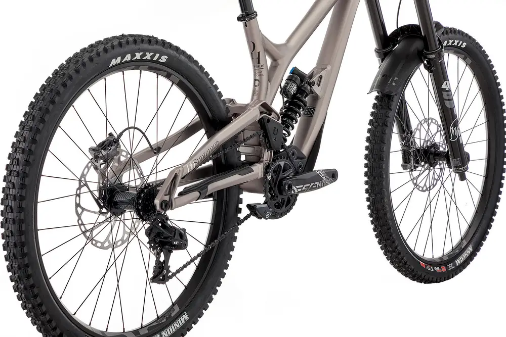 2022 Commençal SUPREME DH RACE – Specs, Comparisons, Reviews – 99 Spokes