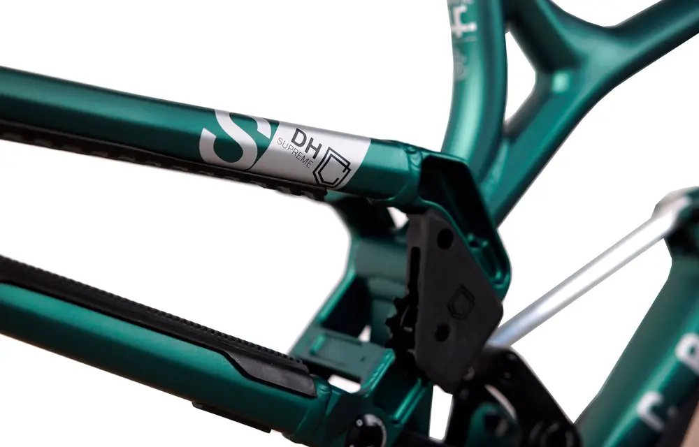 2022 Commençal SUPREME DH TEAM Frame – Specs, Comparisons, Reviews – 99 ...