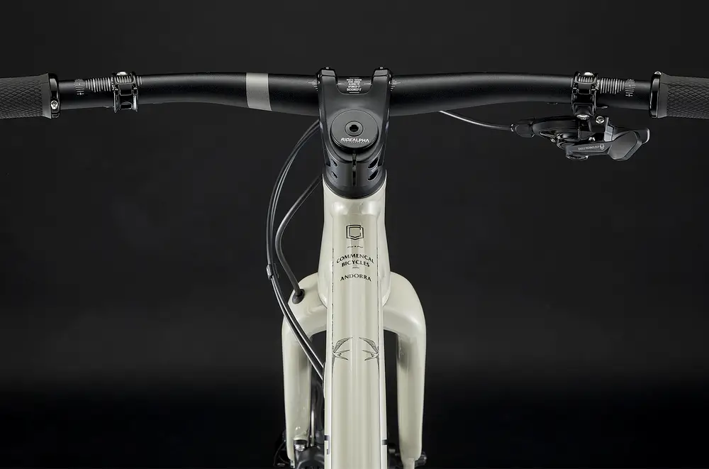 2023 Commençal FCB ESSENTIAL – Specs, Comparisons, Reviews – 99 Spokes