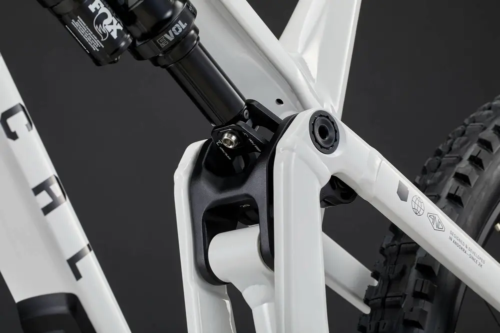 2023 Commençal META V5 ESSENTIAL – Specs, Comparisons, Reviews – 99 Spokes
