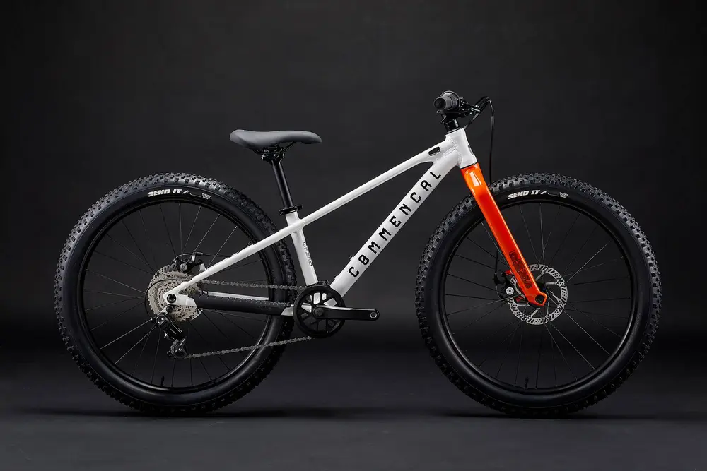 2023 Commençal RAMONES 24 REVOSHIFT – Specs, Comparisons, Reviews – 99 ...