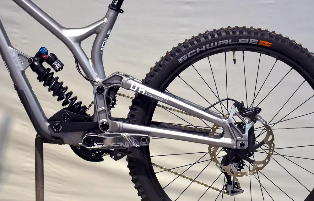 2023 Commençal SUPREME DH 29/27 RACE – Specs, Comparisons, Reviews – 99 ...