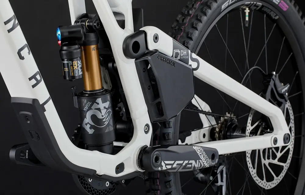 2023 Commençal SUPREME DH V5 SIGNATURE AIR – Specs, Comparisons ...