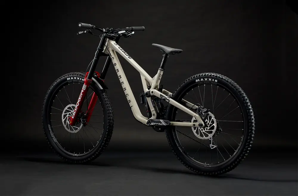 2023 Commençal SUPREME DH V5 XS NEW ROCKSHOX – Specs, Comparisons ...