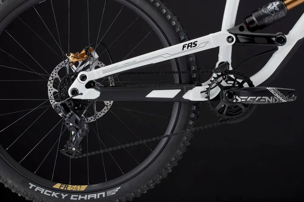 2024 Commençal FRS SIGNATURE – Specs, Comparisons, Reviews – 99 Spokes
