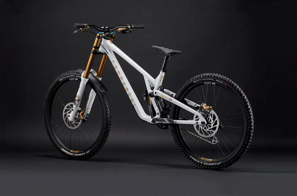 2024 Commençal SUPREME DH V5 SIGNATURE LTD – Specs, Comparisons ...
