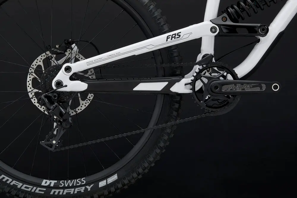 2025 Commençal FRS PARK ROCKSHOX – Specs, Comparisons, Reviews – 99 Spokes