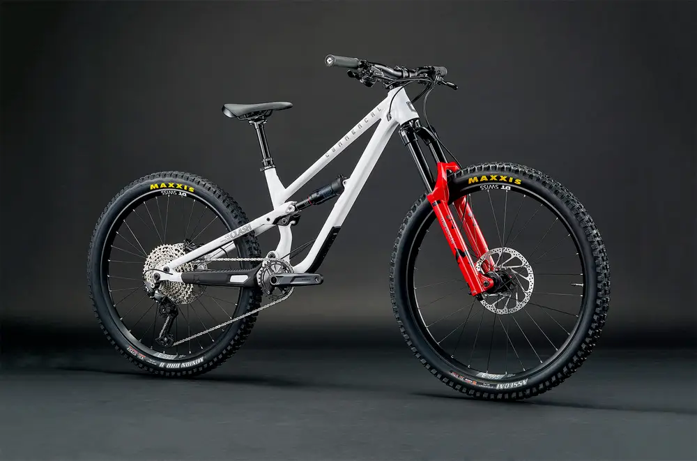 2026 Commençal CLASH – Specs, Comparisons, Reviews – 99 Spokes