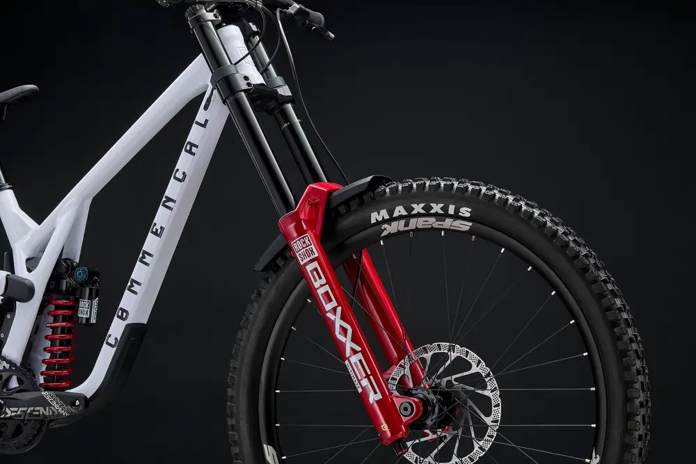 2026 Commençal SUPREME DH V5 – Specs, Comparisons, Reviews – 99 Spokes
