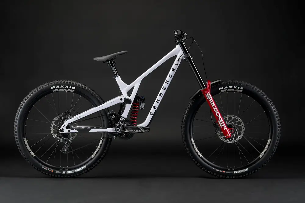 2026 Commençal SUPREME DH V5 – Specs, Comparisons, Reviews – 99 Spokes