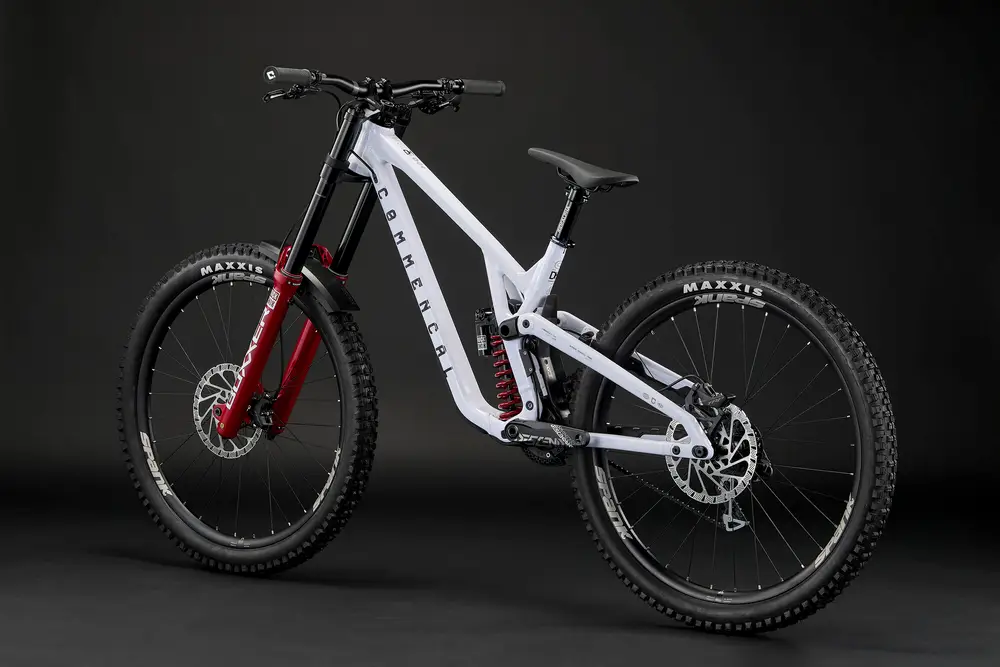 2026 Commençal SUPREME DH V5 – Specs, Comparisons, Reviews – 99 Spokes