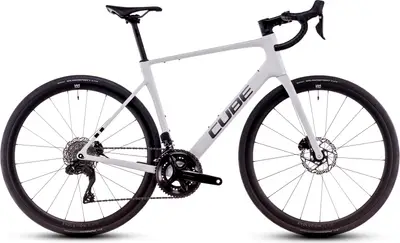 Compare: 2026 Canyon Ultimate CF 7 Di2 AERO vs 2025 CUBE AGREE C:62 ...