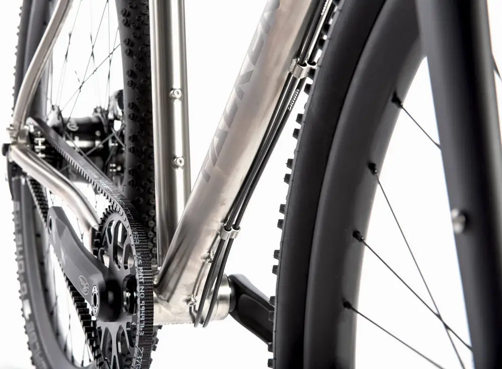 2024 Falkenjagd Aristos CR Rohloff Gravel – Specs, Comparisons, Reviews ...