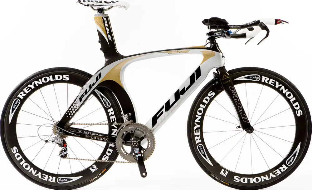 2009 Fuji D-6 Professional – Specs, Comparisons, Reviews – 99 Spokes