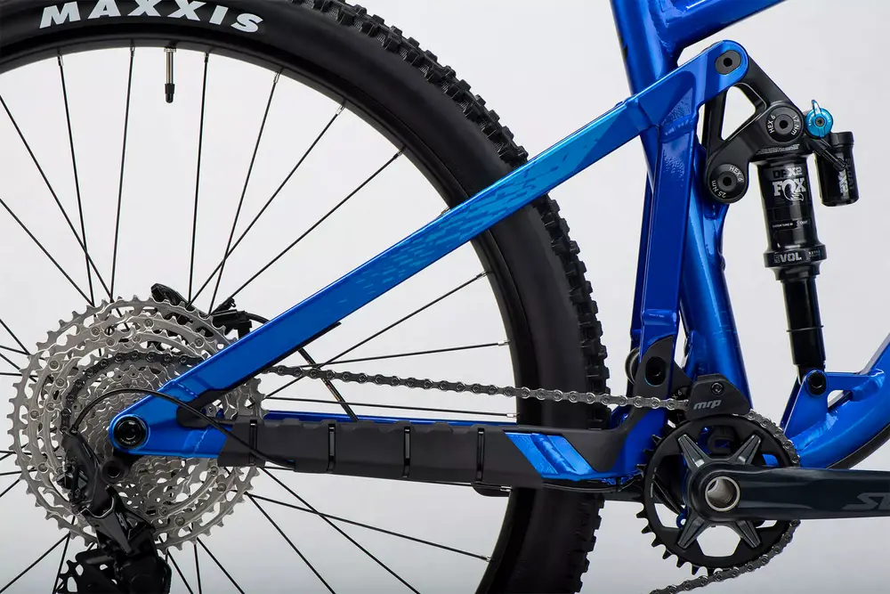 2023 Ghost Riot AM AL Essential – Specs, Comparisons, Reviews – 99 Spokes