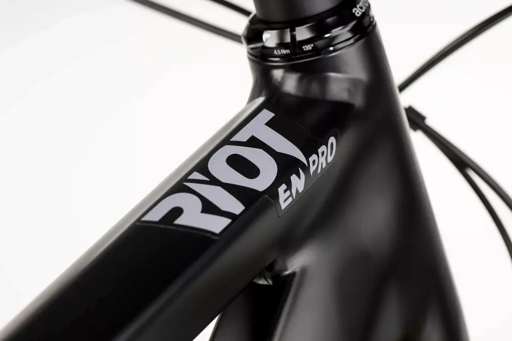 2023 Ghost Riot EN Pro – Specs, Comparisons, Reviews – 99 Spokes
