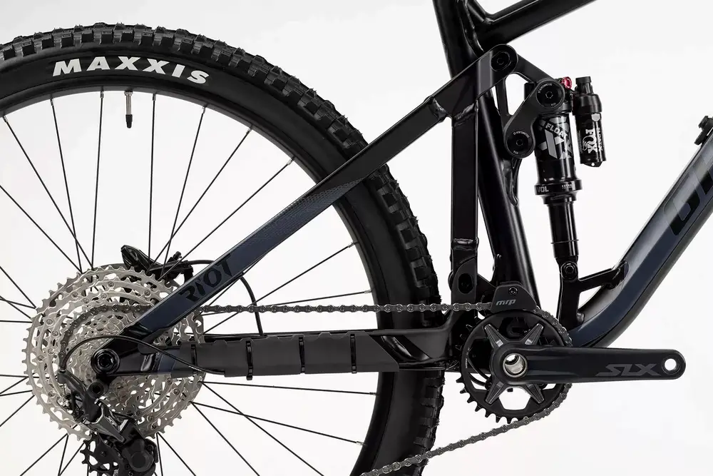 2024 Ghost Riot AM Essential – Specs, Comparisons, Reviews – 99 Spokes