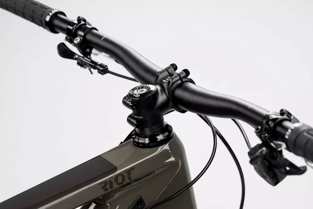 2024 Ghost Riot AM Full Party – Specs, Comparisons, Reviews – 99 Spokes