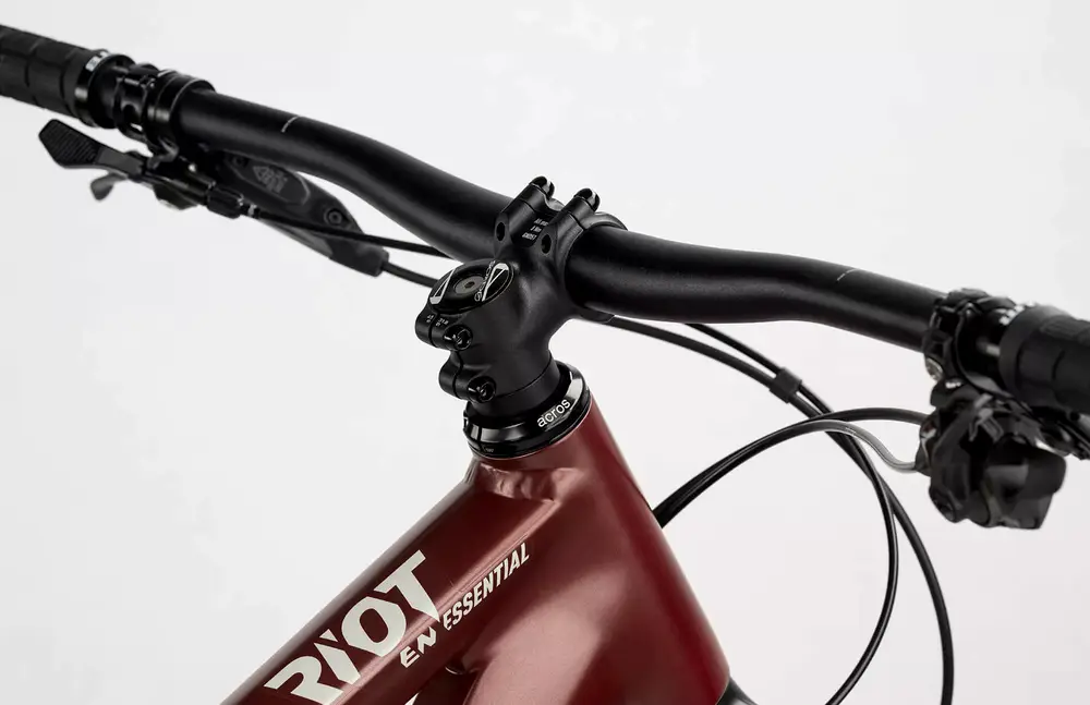 2024 Ghost RIOT EN Essential dust-matt – Specs, Comparisons, Reviews ...