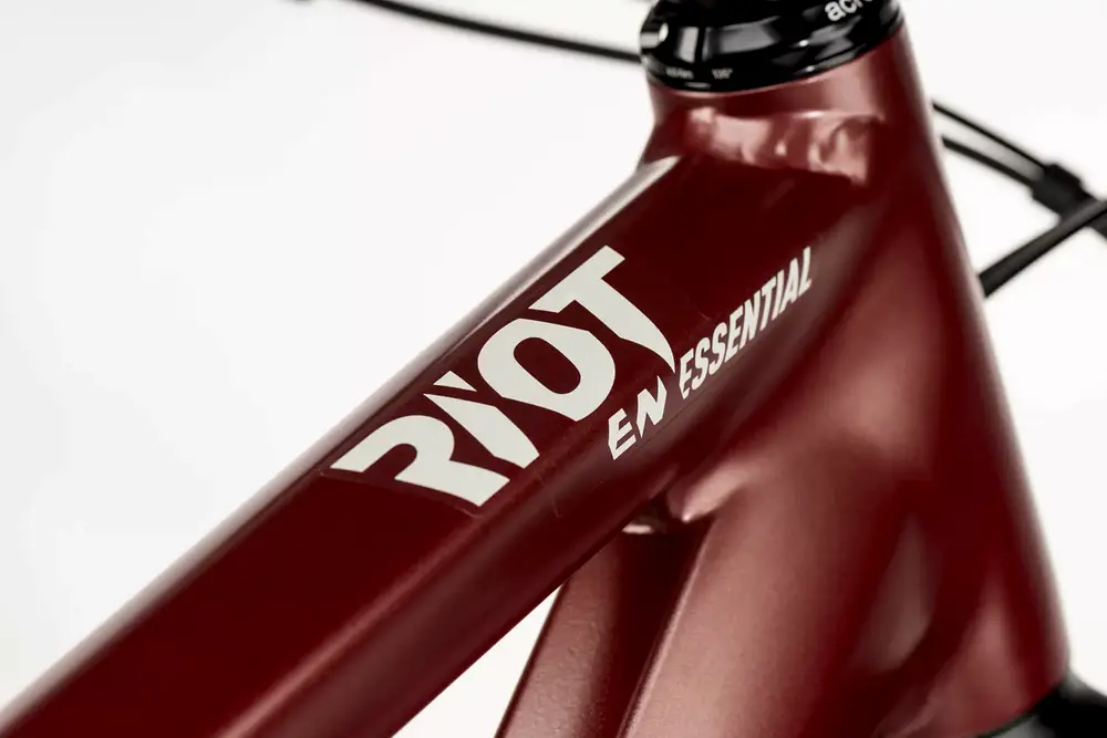 2024 Ghost RIOT EN Essential dust-matt – Specs, Comparisons, Reviews ...