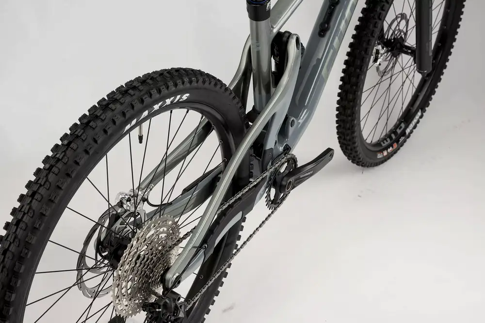 2025 Ghost RIOT AM CF PRO – Specs, Comparisons, Reviews – 99 Spokes