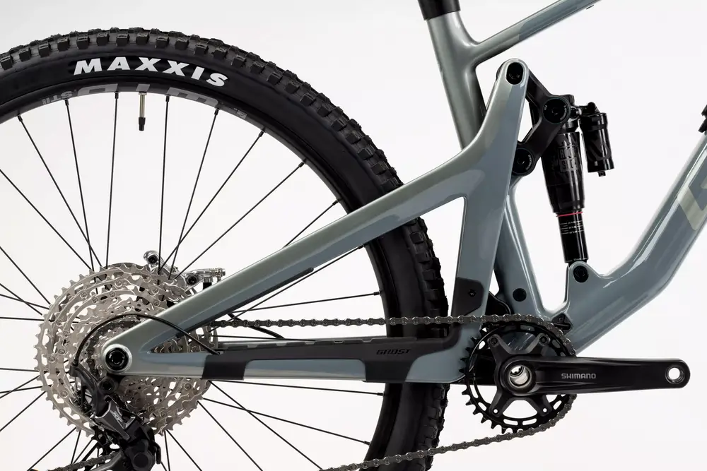 2025 Ghost RIOT AM CF PRO – Specs, Comparisons, Reviews – 99 Spokes