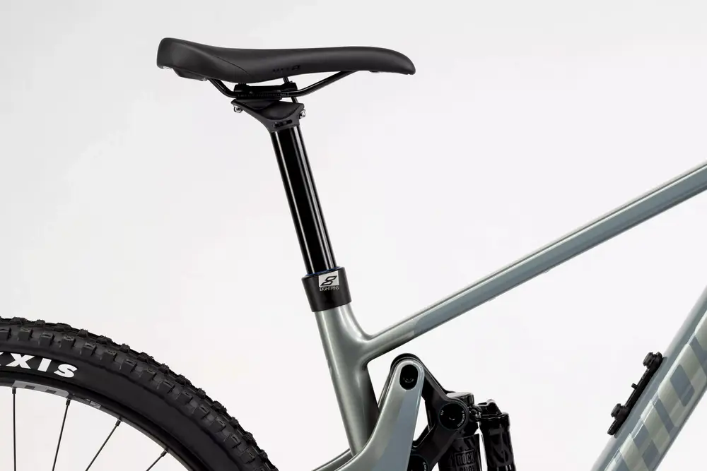 2025 Ghost RIOT AM CF PRO – Specs, Comparisons, Reviews – 99 Spokes