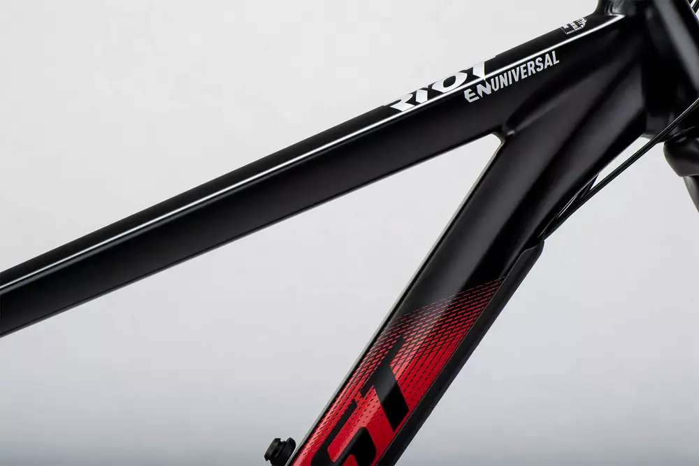 2025 Ghost RIOT EN UNIVERSAL – Specs, Comparisons, Reviews – 99 Spokes