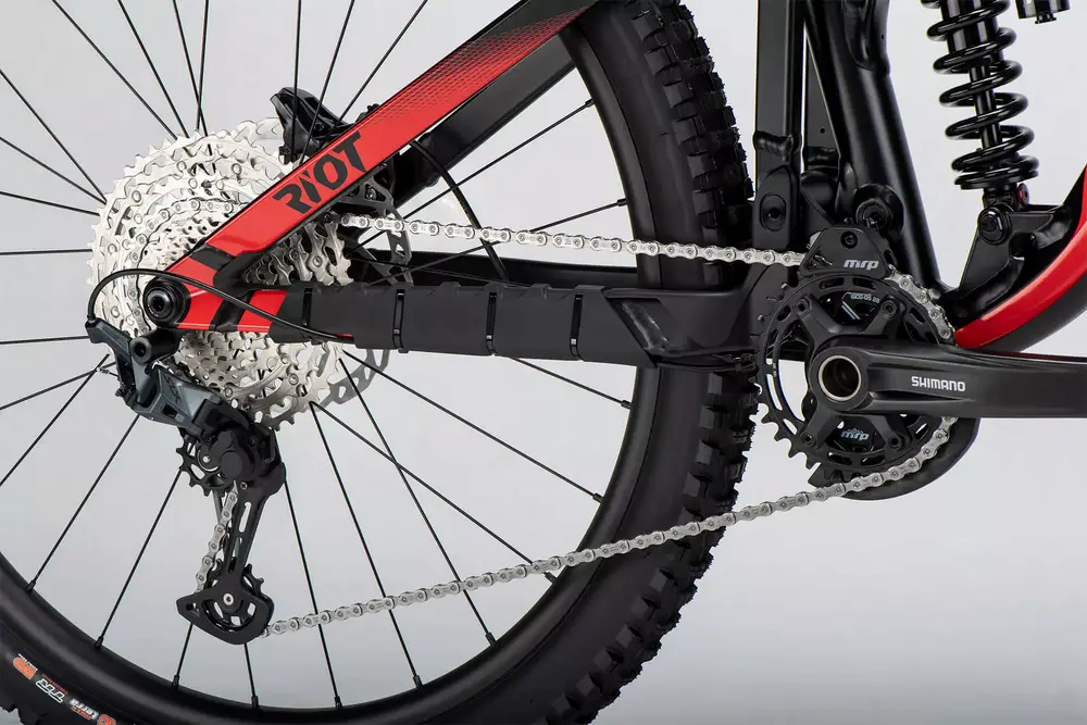 2025 Ghost RIOT EN UNIVERSAL – Specs, Comparisons, Reviews – 99 Spokes