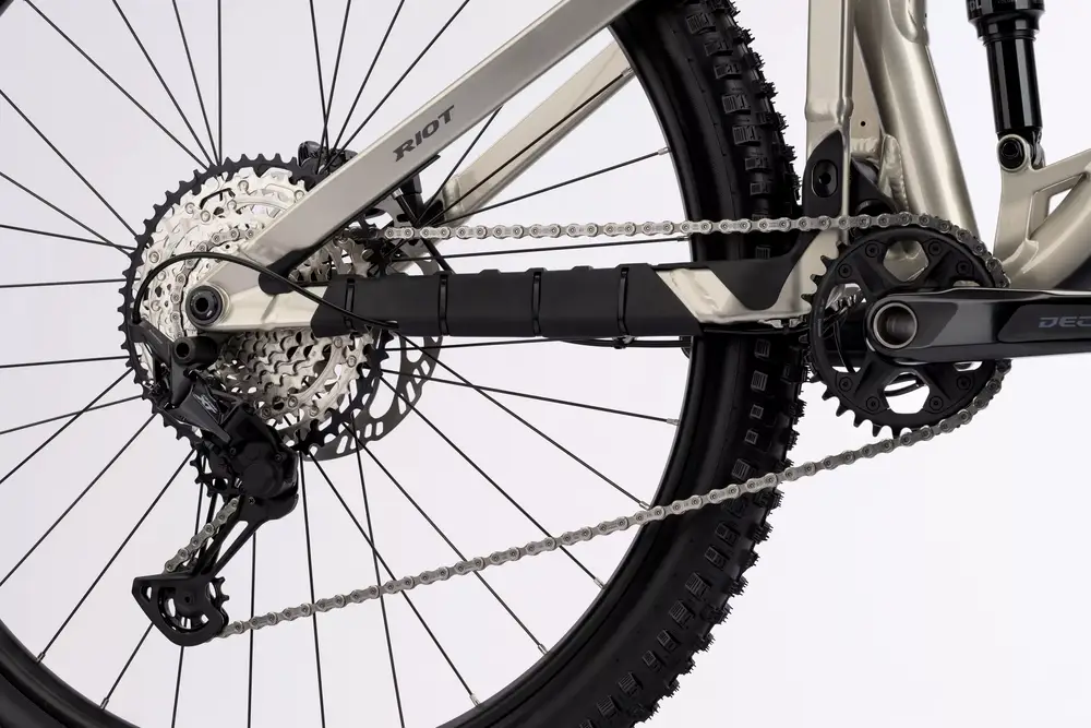 2025 Ghost RIOT TRAIL UNIVERSAL – Specs, Comparisons, Reviews – 99 Spokes