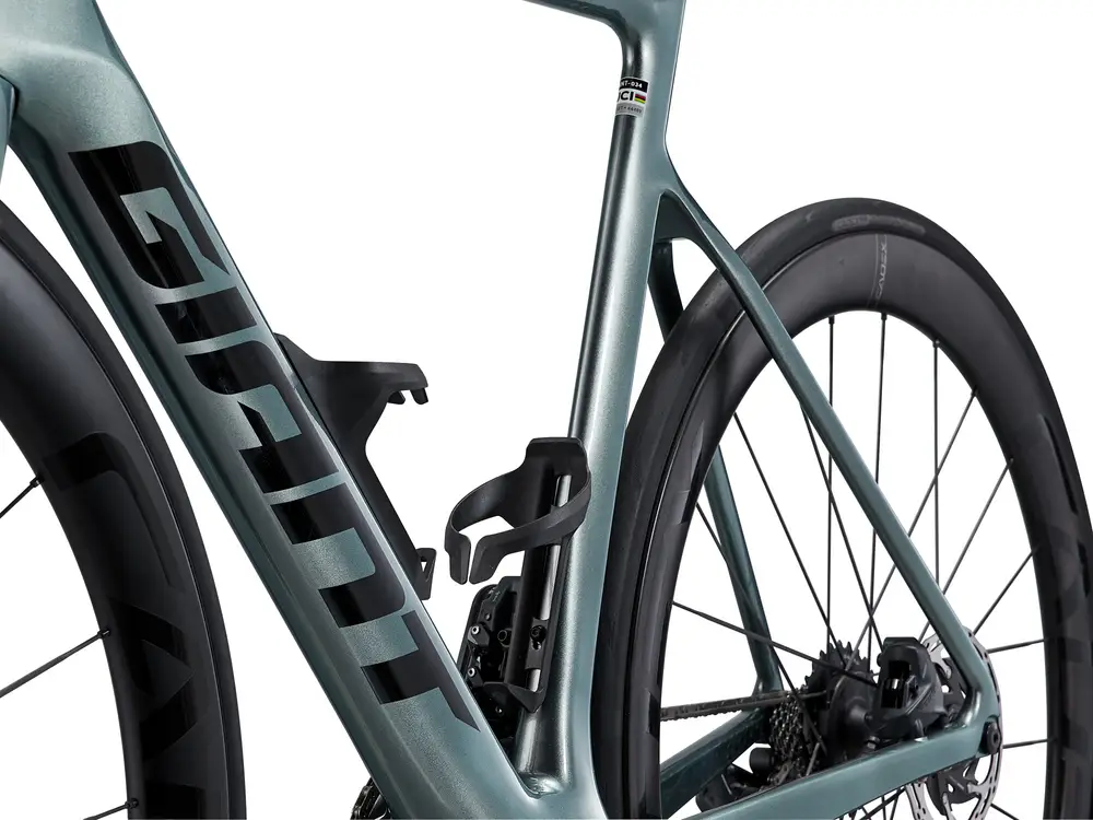 2023 Giant Propel, Advanced SL 1 – Specs, Comparisons, Reviews – 99 Spokes