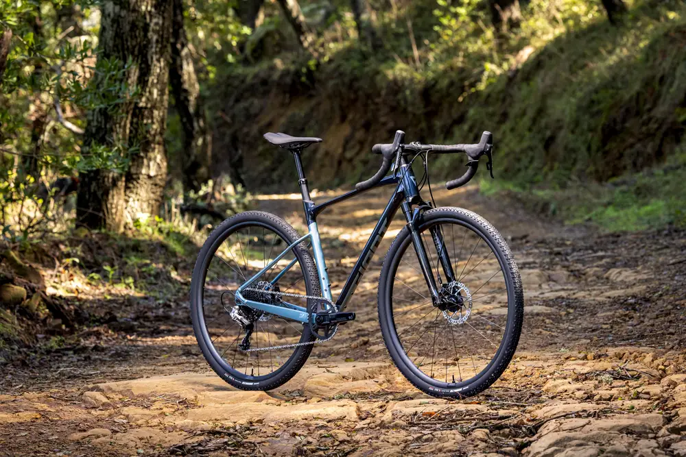 2023 Giant Revolt X 1 – Specs, Comparisons, Reviews – 99 Spokes
